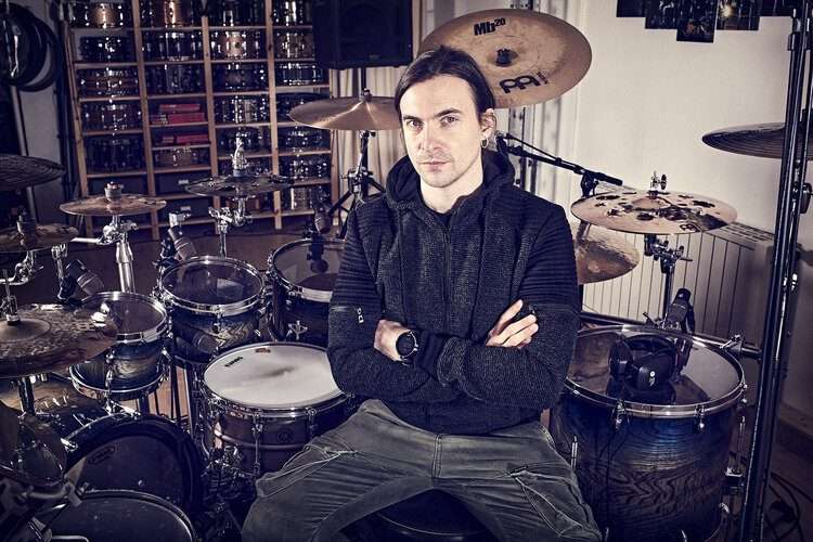 SEBASTIAN LANSER - sE Electronics