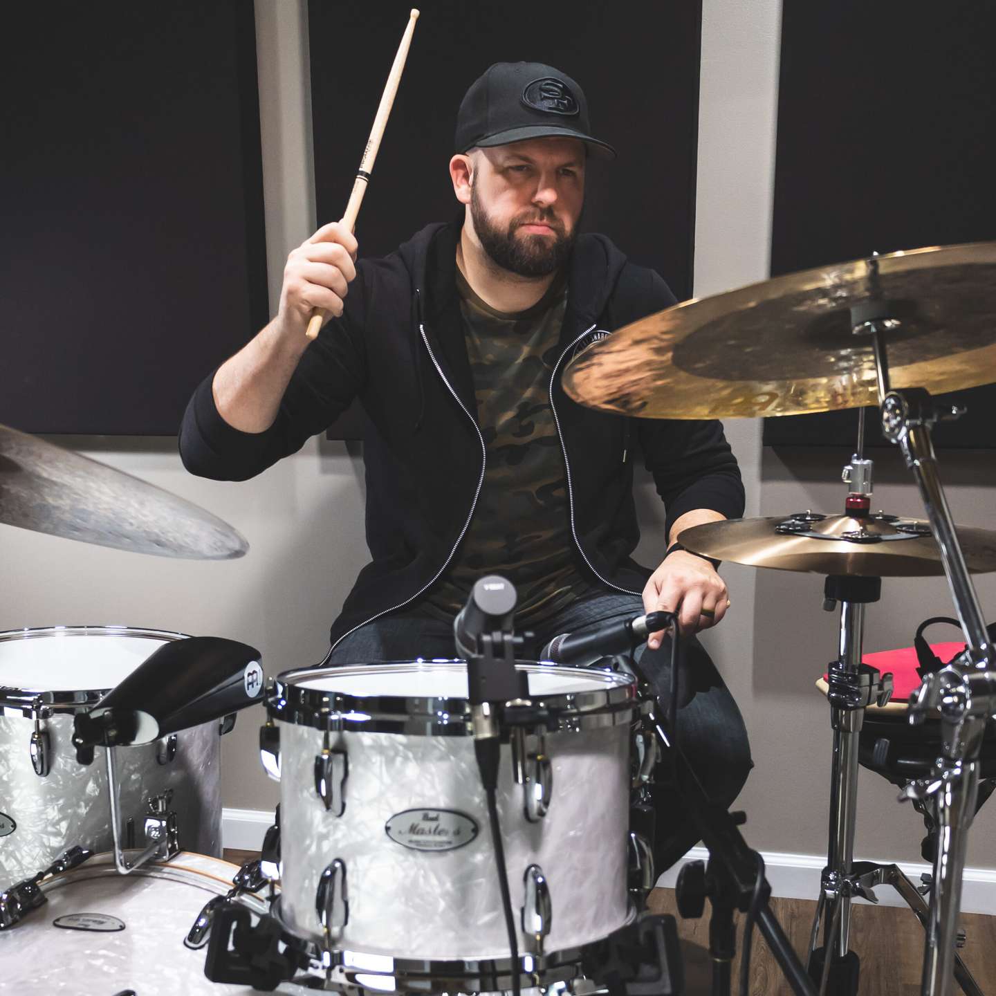 JOSHUA MARTIN - sE Electronics